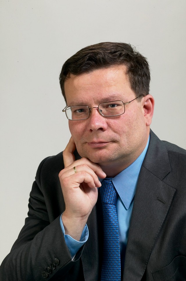 Nelze donekonečna ořezávat výdaje na obranu, říká Alexandr Vondra ...